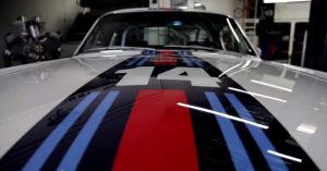 Une Ford Mustang Martini Racing dévoilée pour les 50 ans du modèle.